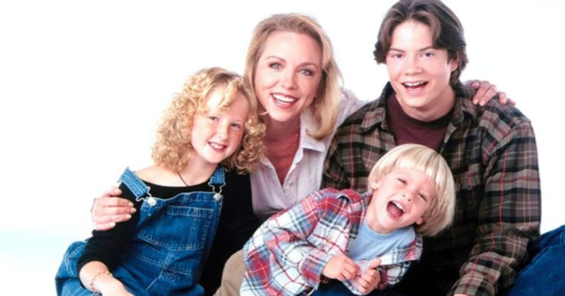 Grace Under Fire | Television Heaven